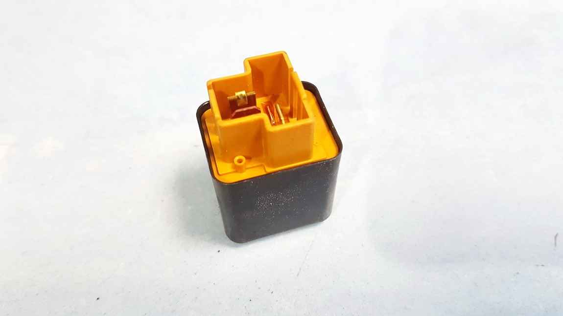 md113566 used Relay module Mitsubishi Space Runner 1999 2.0L ...