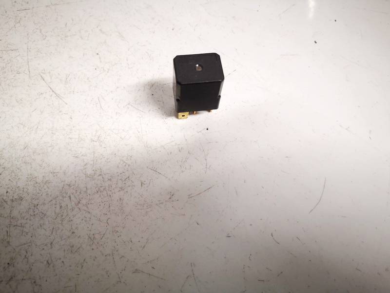 um4667730 acm33221 Relay module Mazda CX-5 2013 2.2L - EIS02222611 ...