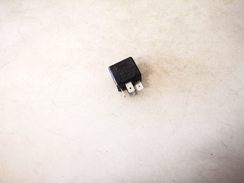 443951307A Audi 80 1987 Relay module | EuroImpex