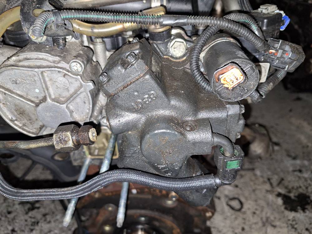 a2c20003791 used High Pressure Injection Pump Volvo V50 2004 2.0L ...