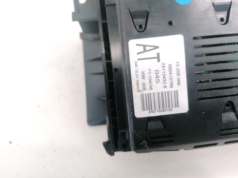 13208089 565412769, 281154326 Dashboard Radio Display (Clock,Info ...