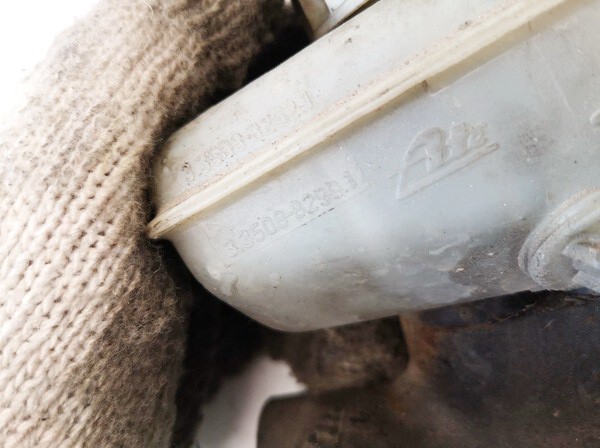 3350882991 33508-82991 Brake Master Cylinder Reservoir SAAB 9-3 1999 2 ...
