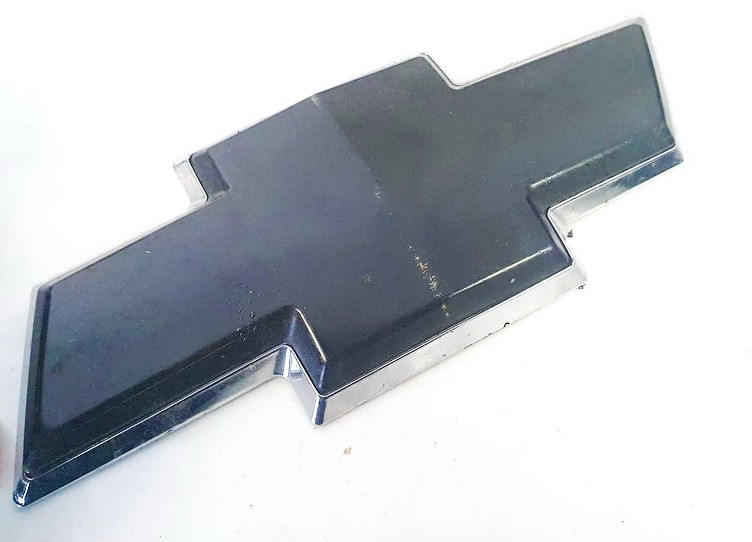 used used Rear Emblem Chevrolet 2007 - EIS01540028 | Used Auto Parts Shop