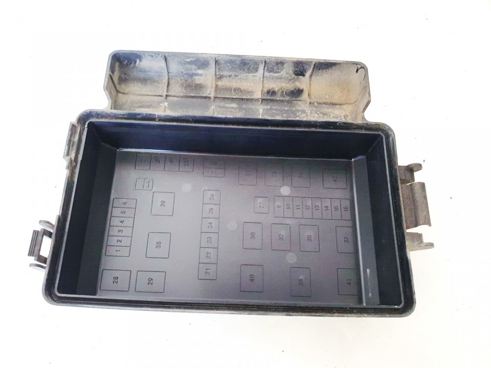 7140191430 7140-1914-30 Fuse Box Cover Chrysler 300C 2005 3.5L ...