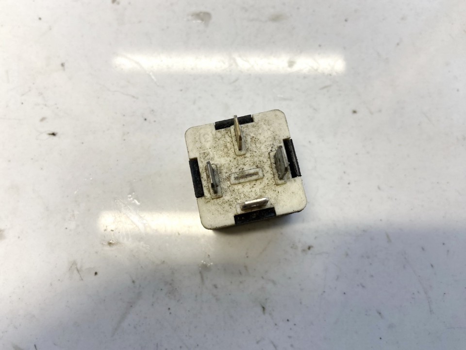 141951253b used Relay module Volkswagen Passat 1995 1.9L - EIS01532828 ...