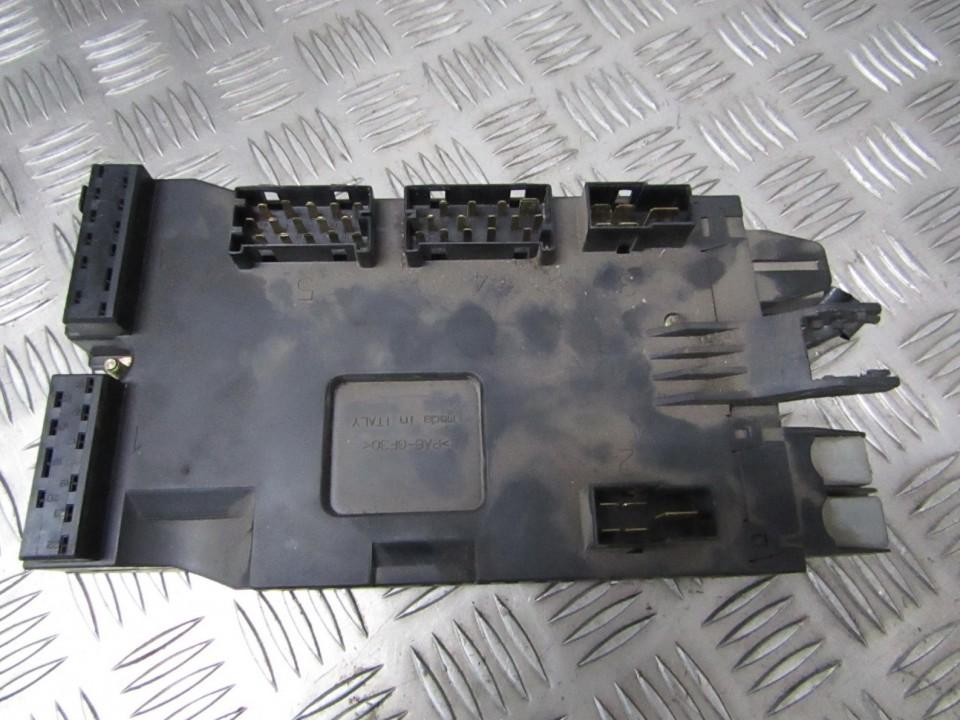A9015400150 Mercedes-Benz Sprinter 1997 Fuse box | EuroImpex
