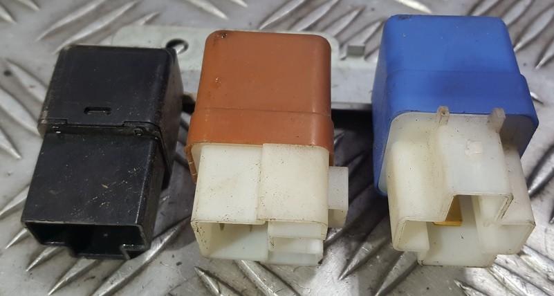 2523079981 2523079964 Relay module Nissan Navara 2004 2.5L 8EUR ...