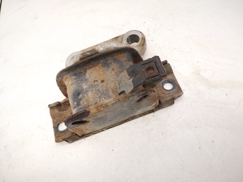1313074 used Engine Mounting and Transmission Mount (Engine support ...