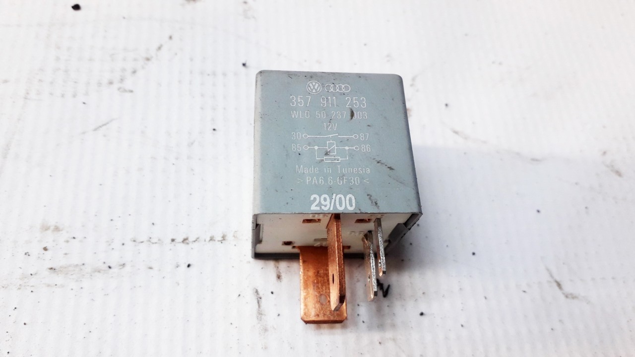 357911253 USED Relay module Skoda Octavia 2001 1.9L 4EUR EIS00882998 ...