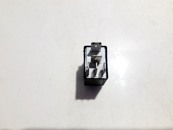 7m0951253c 95vw 10k705 ea Relay module Volkswagen Passat 2006 ...
