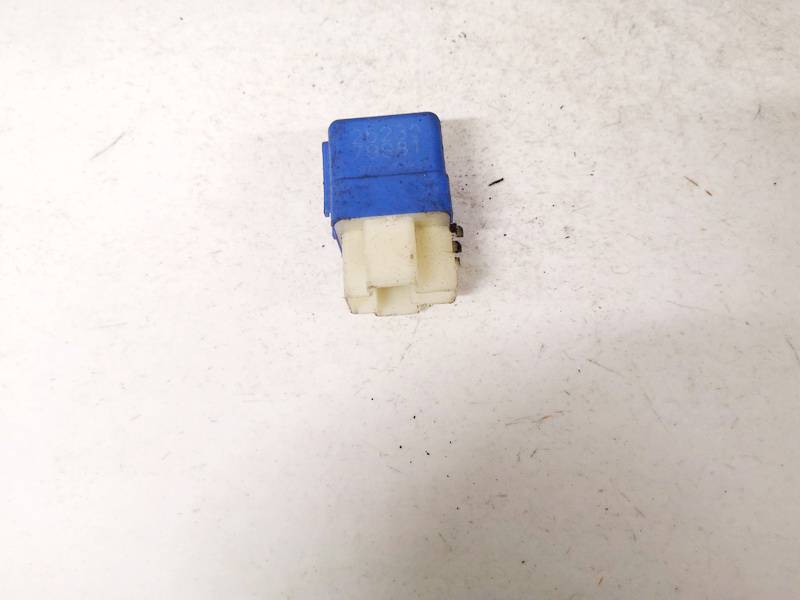 2523079981 used Relay module Nissan Almera 1995 1.4L - EIS01783197 ...