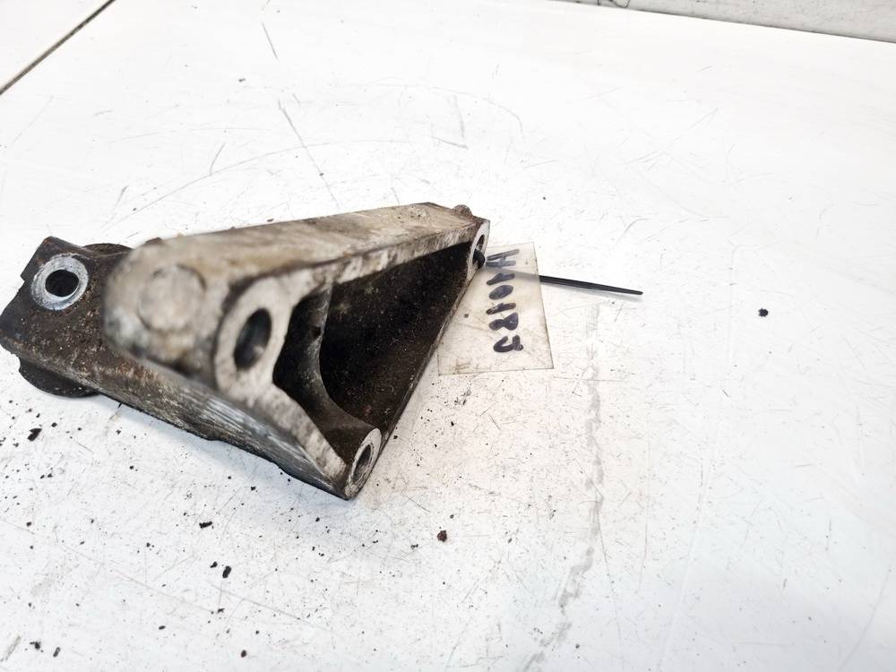 used used Engine Mount Bracket and Gearbox Mount Bracket Subaru Outback ...