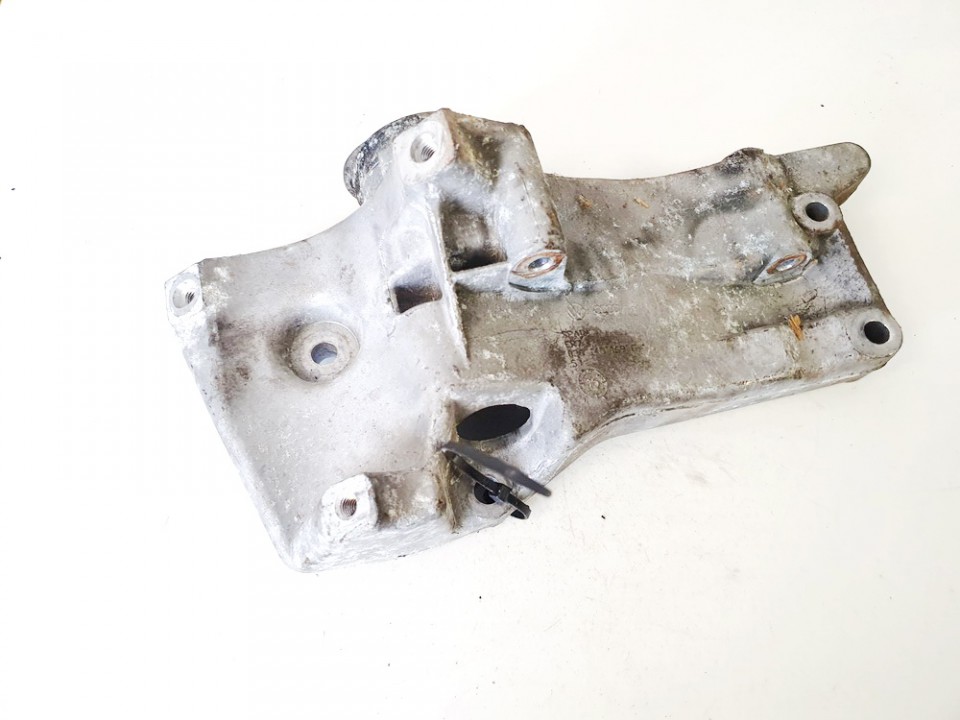 036145169g Engine Mount Bracket and Gearbox Mount Bracket Volkswagen ...
