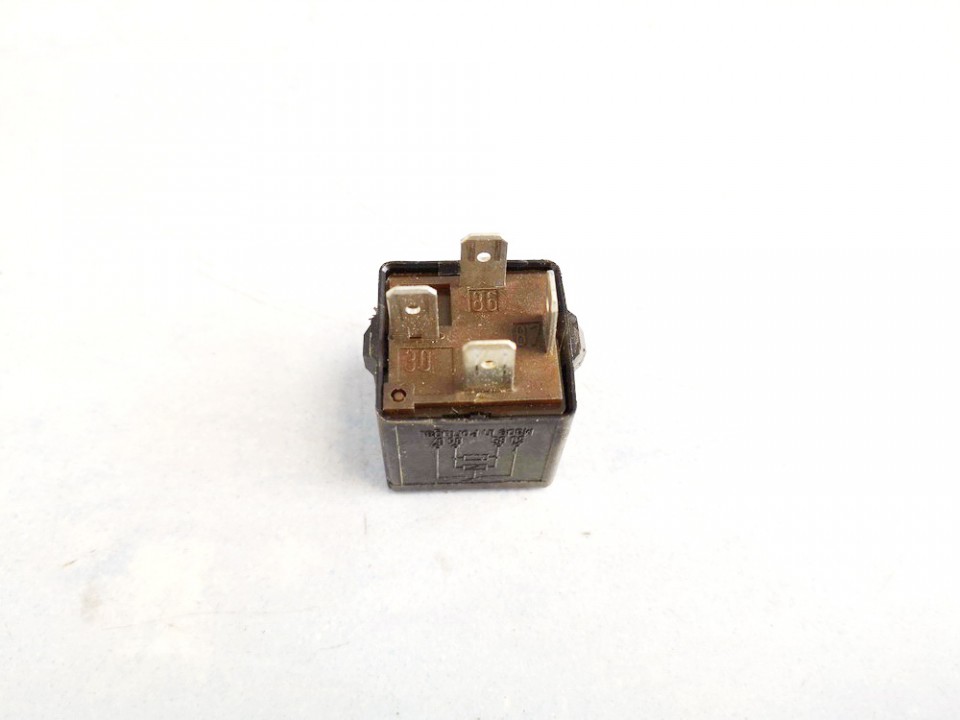 mb953381 v23134-b52-x240 Relay module Volvo S40 1997 2.0L - EIS00990328 ...