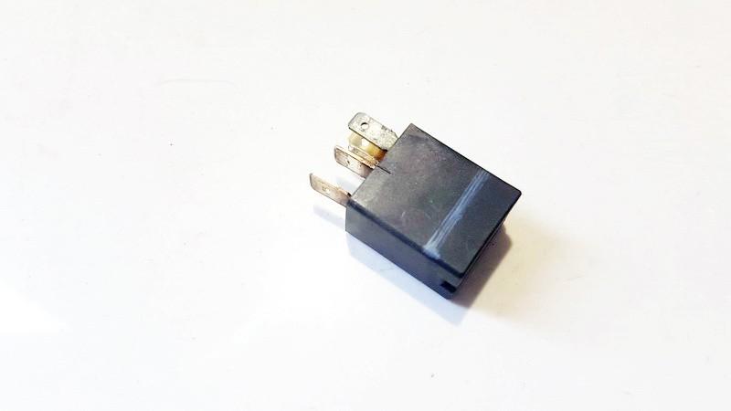 04608650 68832c Relay module Chrysler Voyager 1999 2.5L - EIS00870331 ...