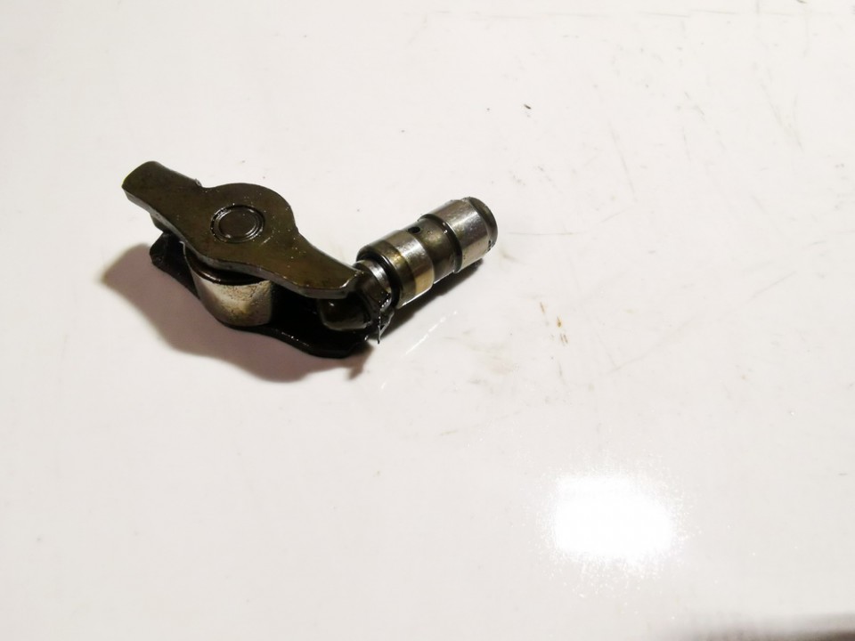 used Rocker Arm, valve train Volkswagen Polo 2007 1.2L - EIS01393311 ...