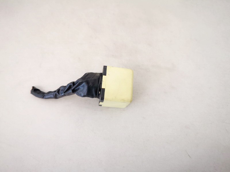 8200051112 used Relay module Renault Megane 1999 2.0L - EIS01423315 ...