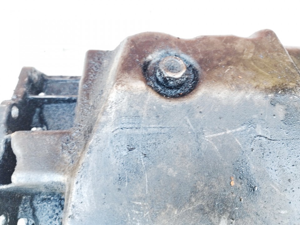 used used Engine crankcase (Oil Pan) Volvo V40 1997 1.9L - EIS01443318 ...