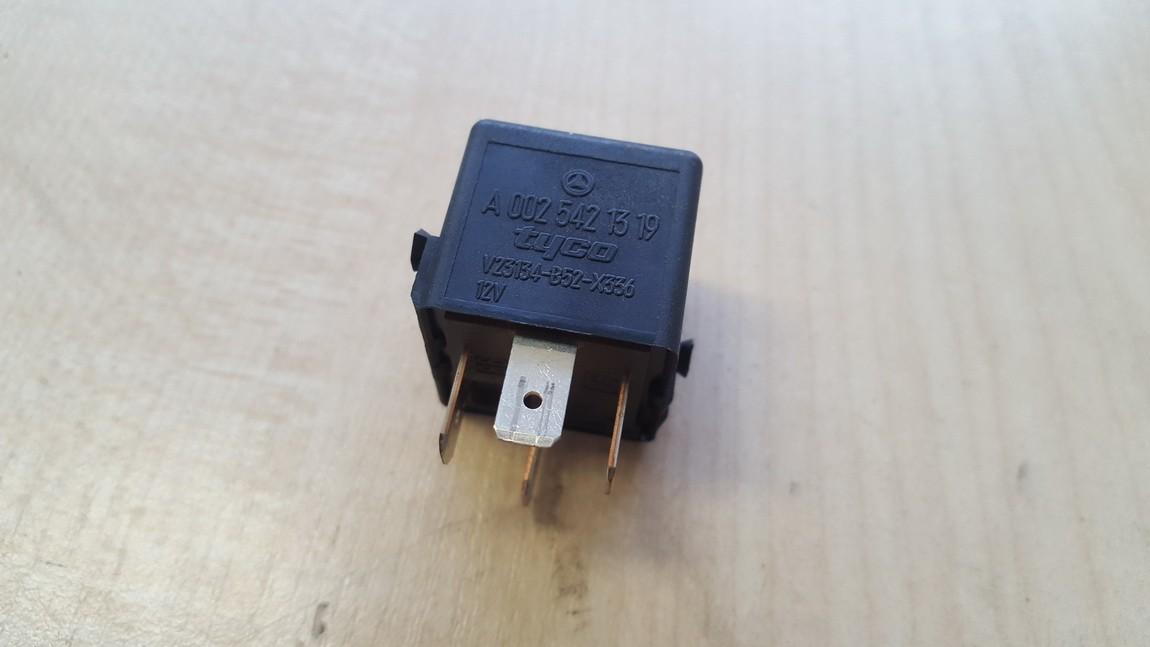a0025421319 v23134-b52-x336 Relay module Mercedes-Benz S-CLASS 2002 ...