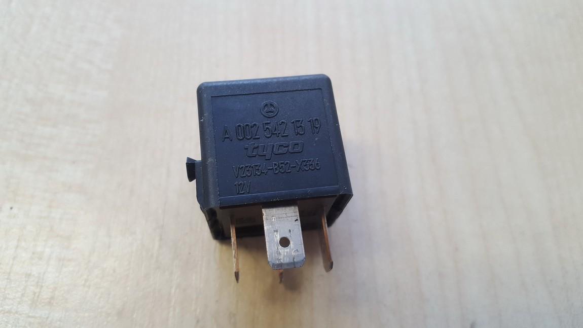a0025421319 v23134-b52-x336 Relay module Mercedes-Benz S-CLASS 2002 ...