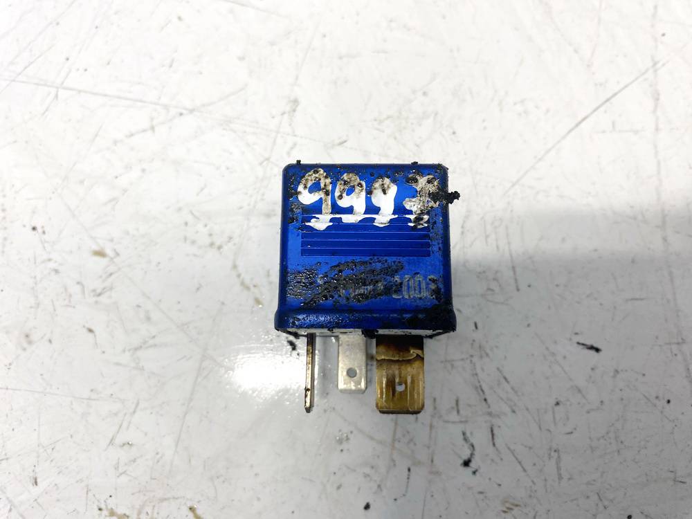 8A0951253 Audi A4 2004 Relay module | EuroImpex