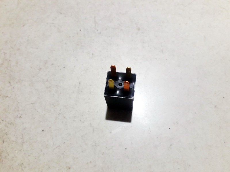 mr538851 2164d61 Relay module Mitsubishi Grandis 2005 2.4L ...