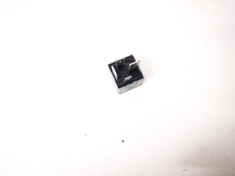 8d0951253 v23134-j52-x300 Relay module Volkswagen Passat 1999 1.9L ...