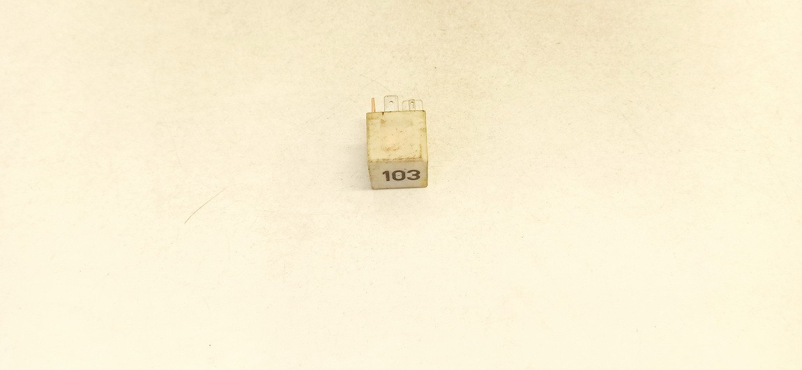 357911253 14030000, pa66-gf30 Relay module Volkswagen Golf 2002 2.0L ...