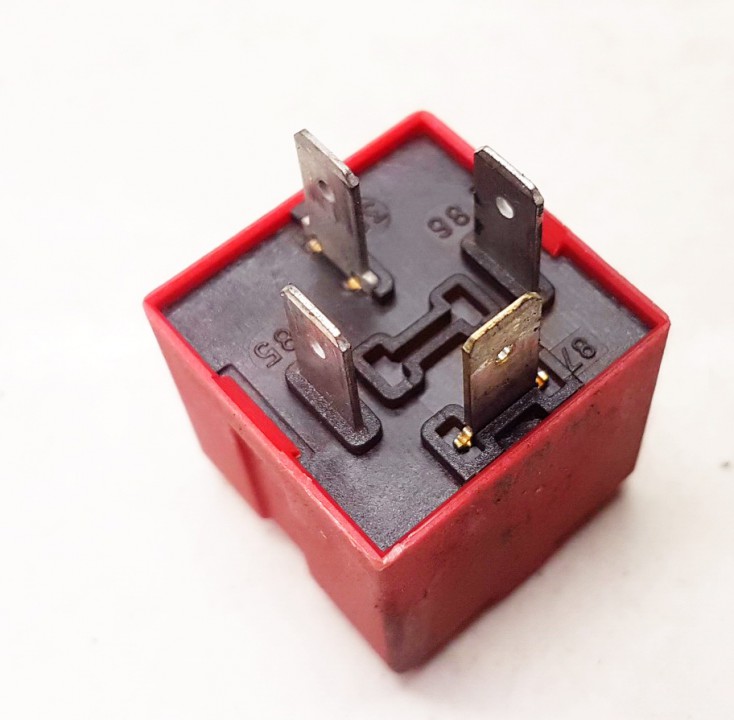 24438887 USED Relay module Opel Vectra 2002 2.2L - EIS00943605 | Used ...