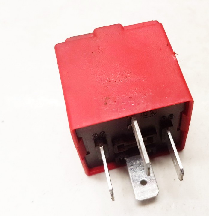 24438887 USED Relay module Opel Vectra 2002 2.2L - EIS00943605 | Used ...