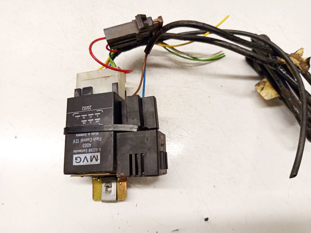 D52249 Mazda Demio 2002 Relay module | EuroImpex