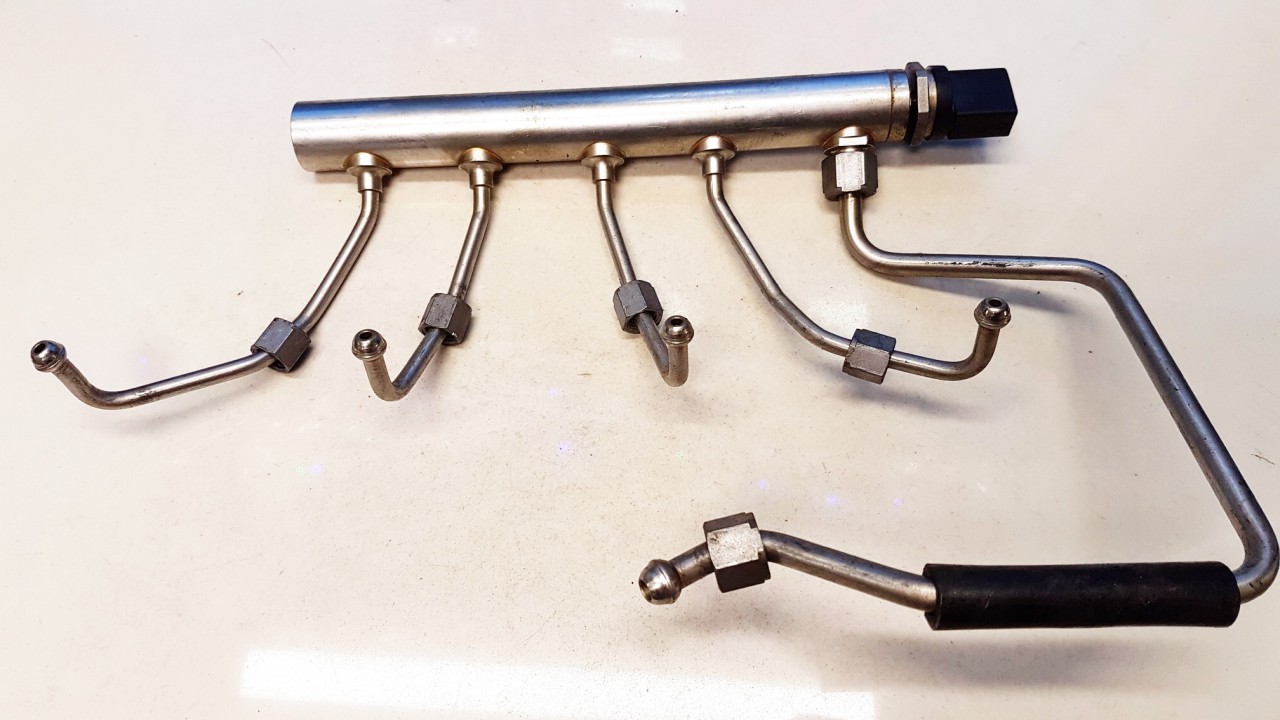 13537585411 111-13-02-14 Fuel injector rail (injectors)(Fuel ...