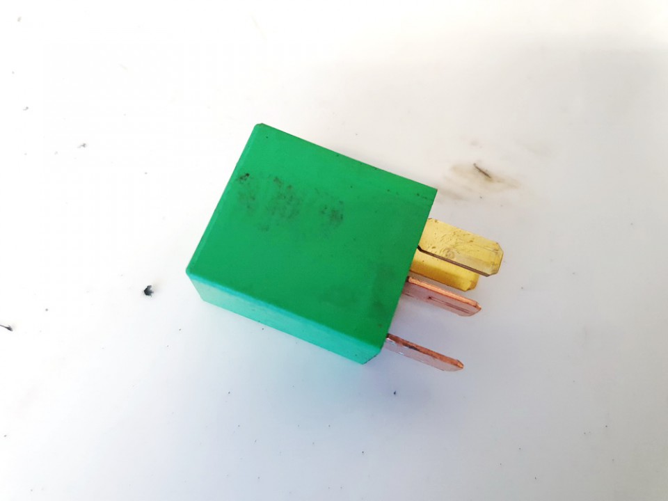 952242d000 95224-2d000 Relay module Hyundai i30 2010 1.6L - EIS01493912 ...