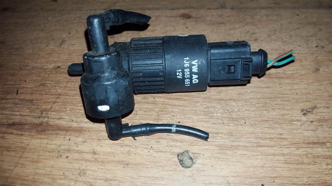 1j6955651 n/a Windshield Windscreen Washer Pump Volkswagen Golf 2008 1 ...