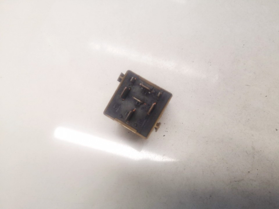 61368384505 61.36-8384505, v23141-b3001-x15 Relay module BMW 5-Series ...