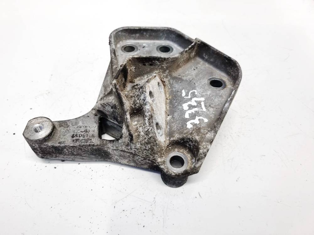 9146053 used Engine Mount Bracket and Gearbox Mount Bracket Volvo S40 ...
