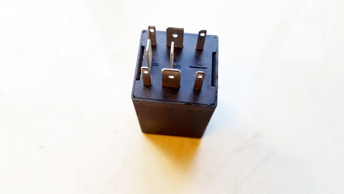 46409709 used Relay module Fiat Palio Weekend 1997 1.7L - EIS00784094 ...