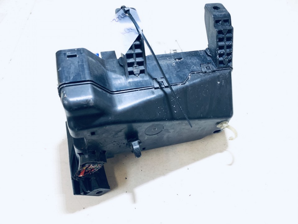 8638a019 g8c218m4b, 1734d4 Fuse box Mitsubishi Pajero 2014 3.2L ...