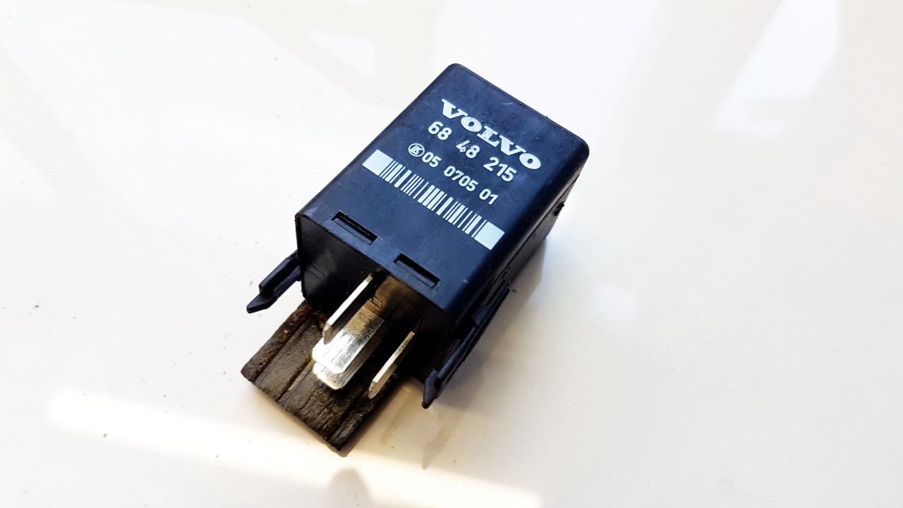 6848215 05070501 Relay module Volvo 850 1996 2.4L - EIS01004110 | Used ...