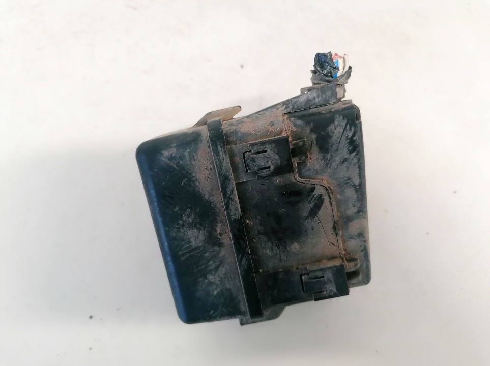 8266252310 82662-52310 Fuse box Toyota Yaris 2006 1.3L - EIS01304165 ...