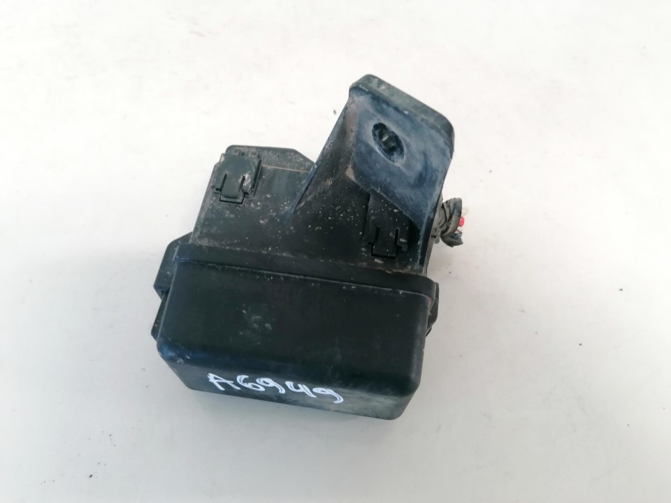 8266252310 Toyota Yaris 2006 Fuse box | EuroImpex
