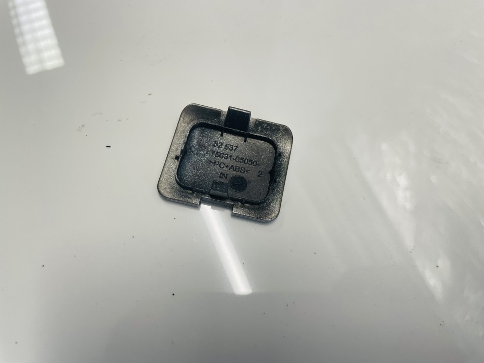 7563105050 75631-05050 Other car part Toyota Avensis 2011 2.2L ...