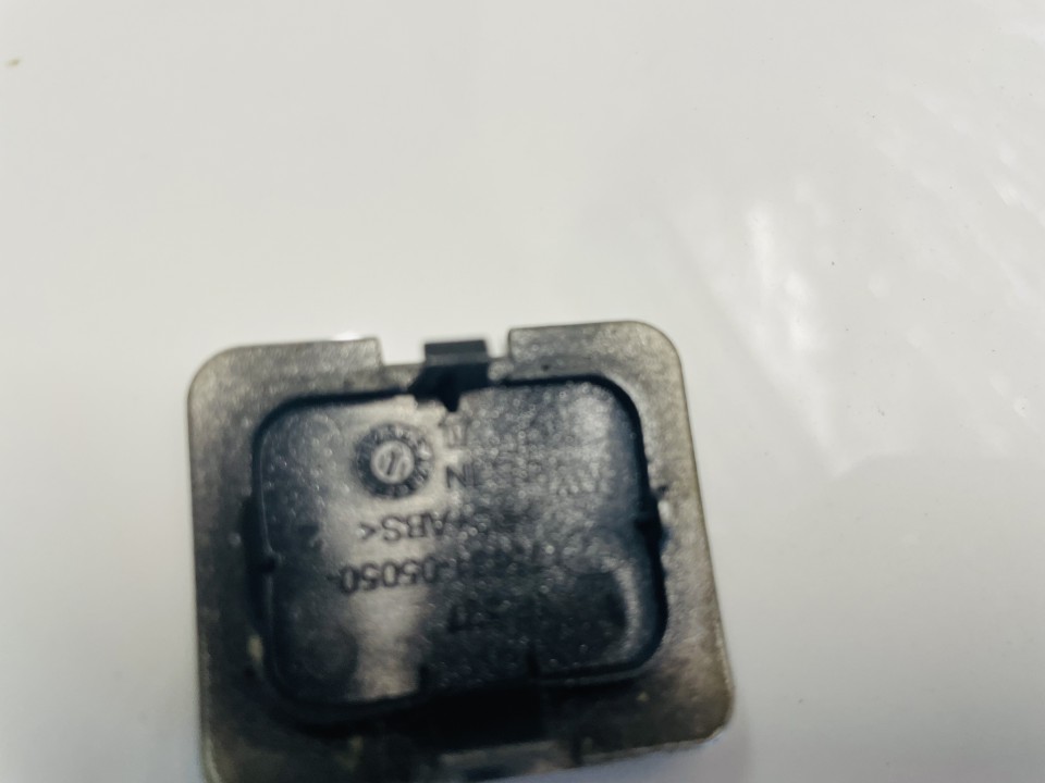 7563105050 75631-05050 Other car part Toyota Avensis 2011 2.2L ...