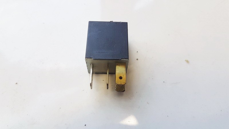 90229206 452 Relay module SAAB 9-5 2000 2.0L - EIS00990421 | Used Auto ...
