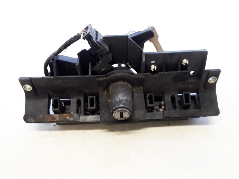 4B0827565H 8D9827565H Rear lid lock (BOOT LOCK) Audi A6 1997 2.4L ...