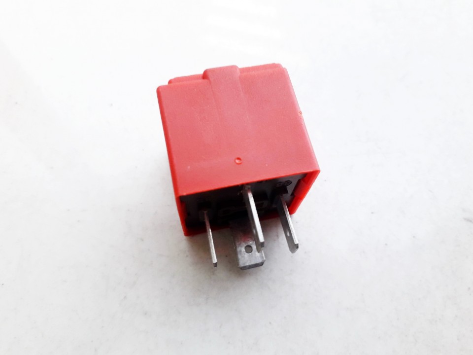 24438887 SAAB 9-3 2003 Relay module | EuroImpex