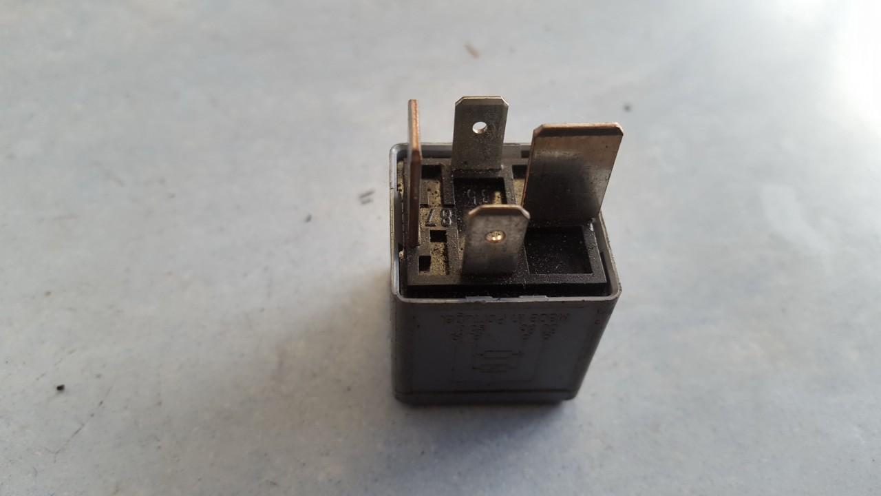 8D0951253 USED Relay module Volkswagen Passat 2004 1.6L - EIS00654309 ...