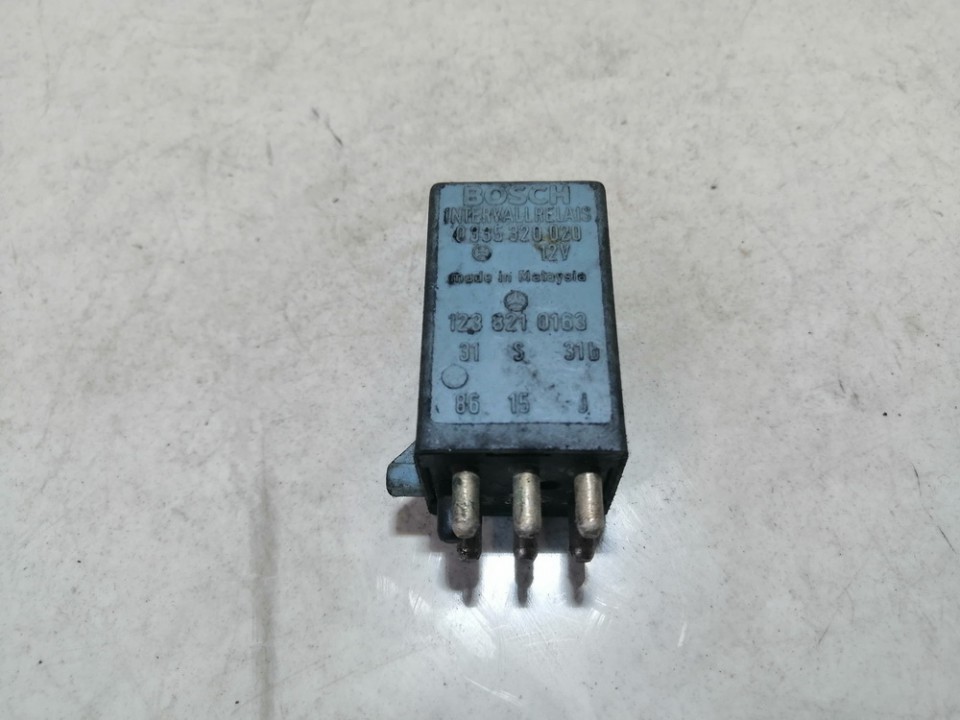 1238210163 0335320020 Relay module Mercedes-Benz 123 1984 - EIS01174334 ...