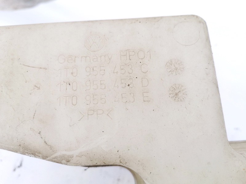 1T0955453E 1T0955453D Windshield Washer Reservoir tank (WASHER BOTTLE ...