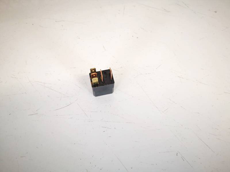 mr515994 acm13221 Relay module Mitsubishi Lancer 2008 2.0L ...